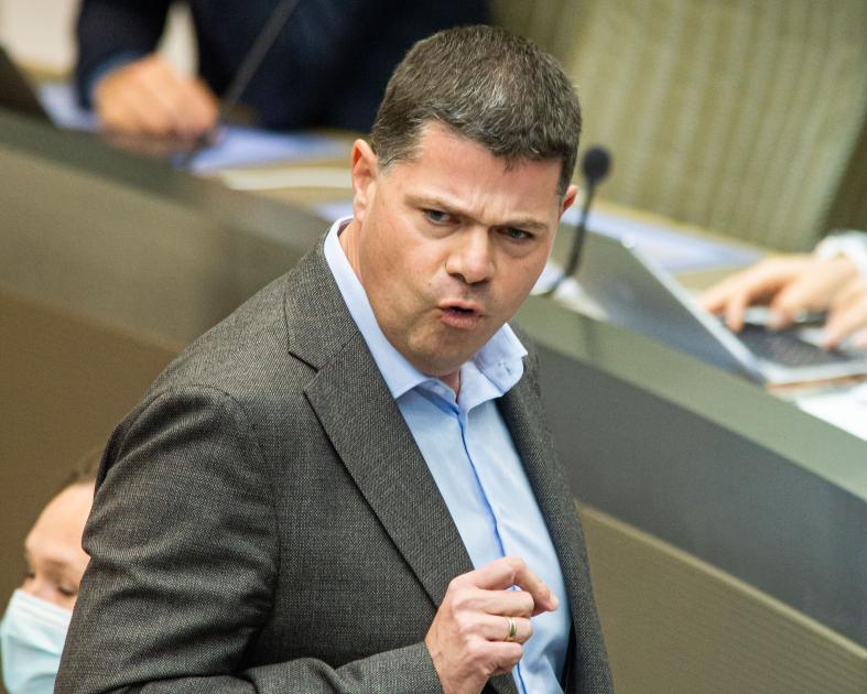 Vlaamse meerderheid stemt verplichte gemeenschapsdienst weg, Open Vld ...